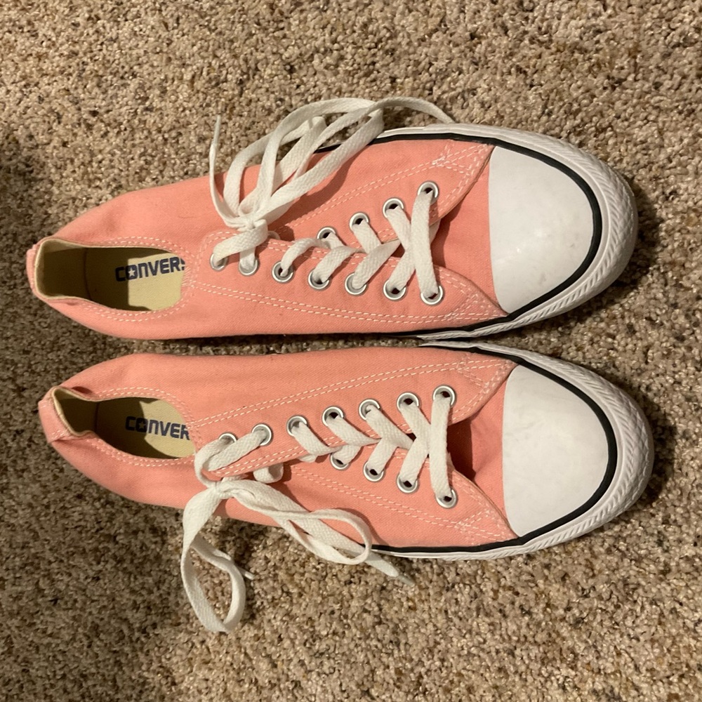 Light Pink Converse Sneakers - Gem
